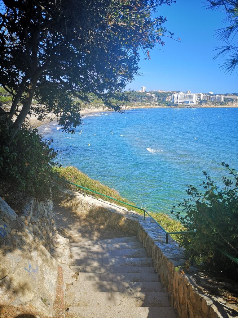 Walking the coastal path from Salou to Cap Salou – Cami de Ronda – So Beau